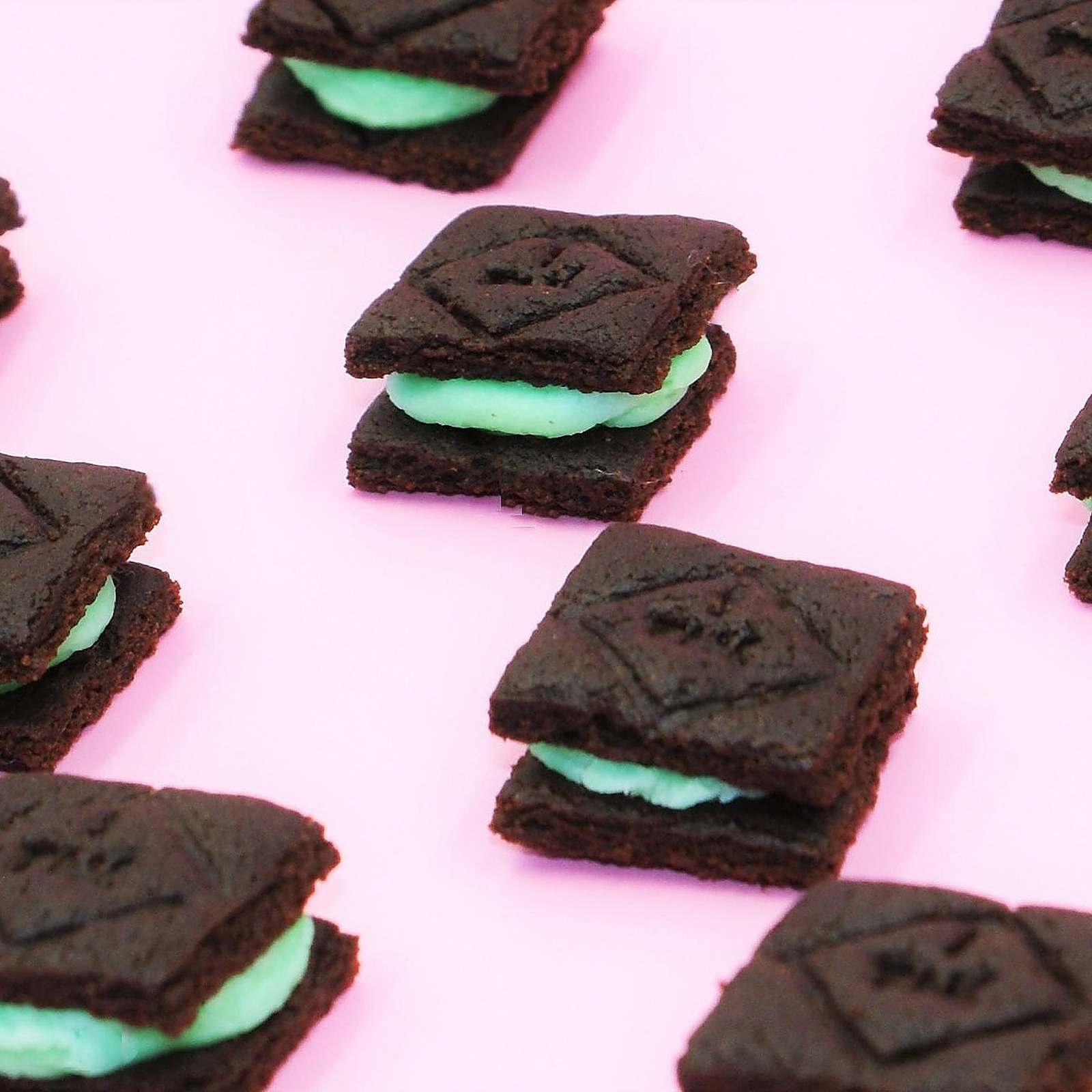 Jade & Jane: Chocolate Mint Creme Sandwich Cookies | Leafly