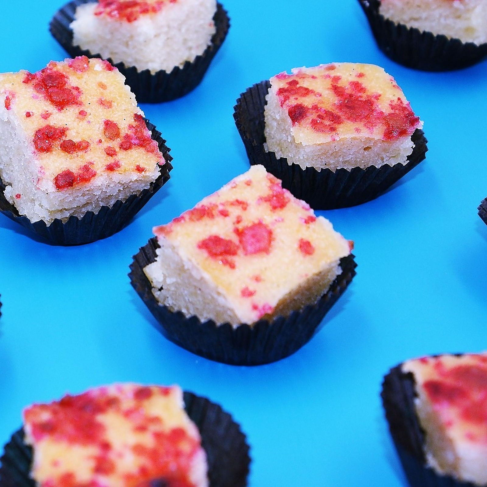 Jade & Jane: Strawberry Vanilla Pound Cake Bites | Leafly