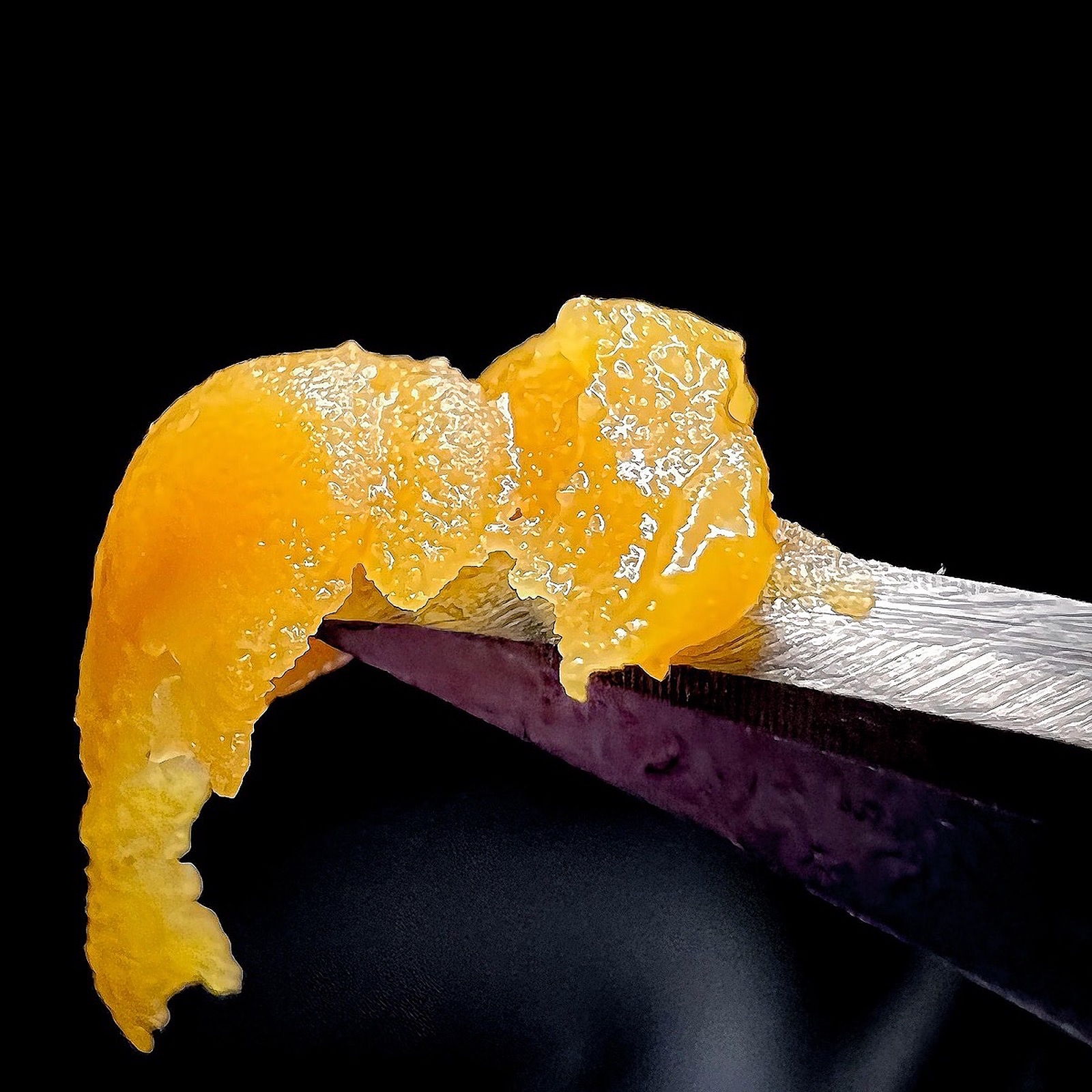 Mule Extracts: 1g Live Resin Badder Pineapple Purps Hybrid 62.4% | Leafly
