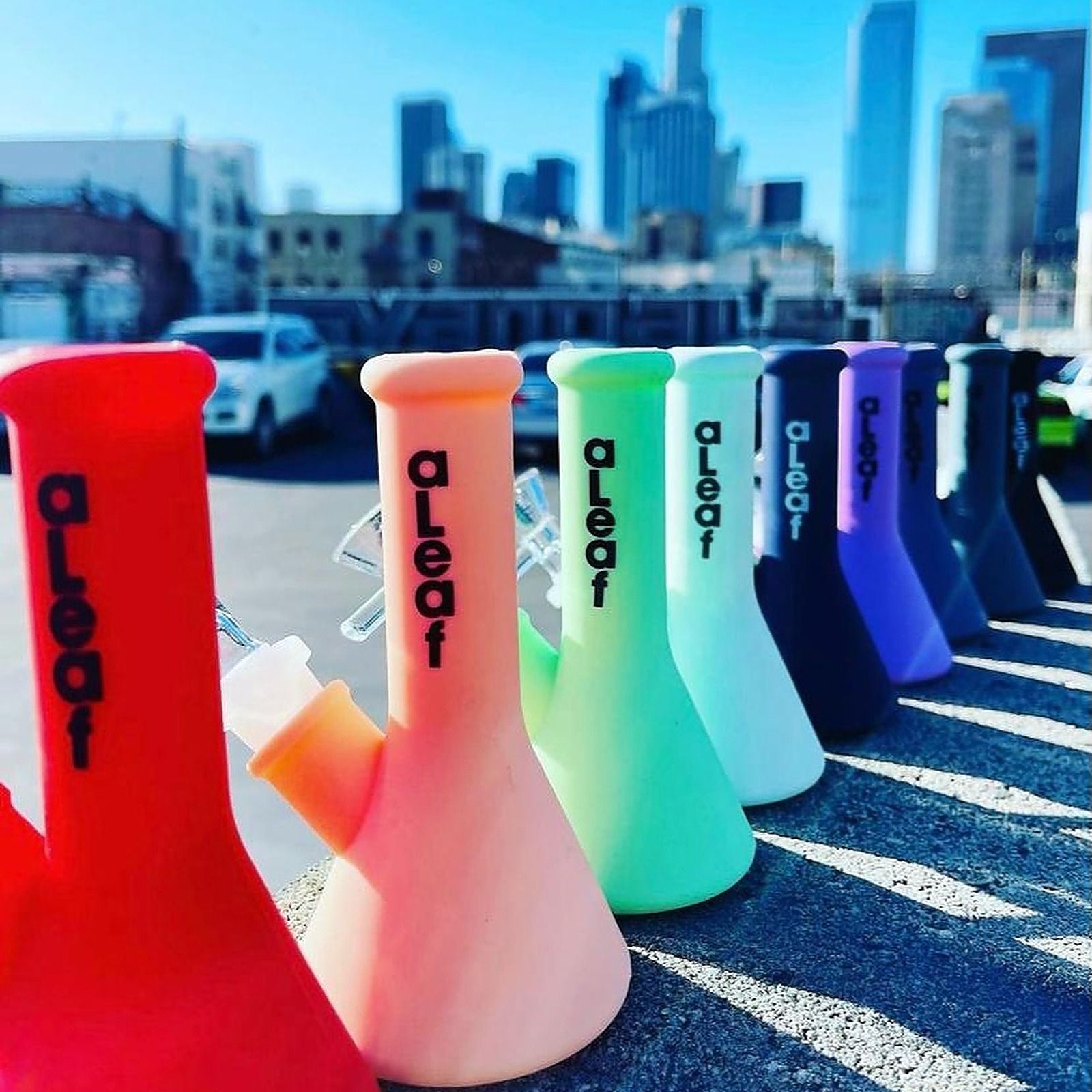 aLeaf: 5" aLeaf Silicon Water Pipe w/45D Banger | Leafly