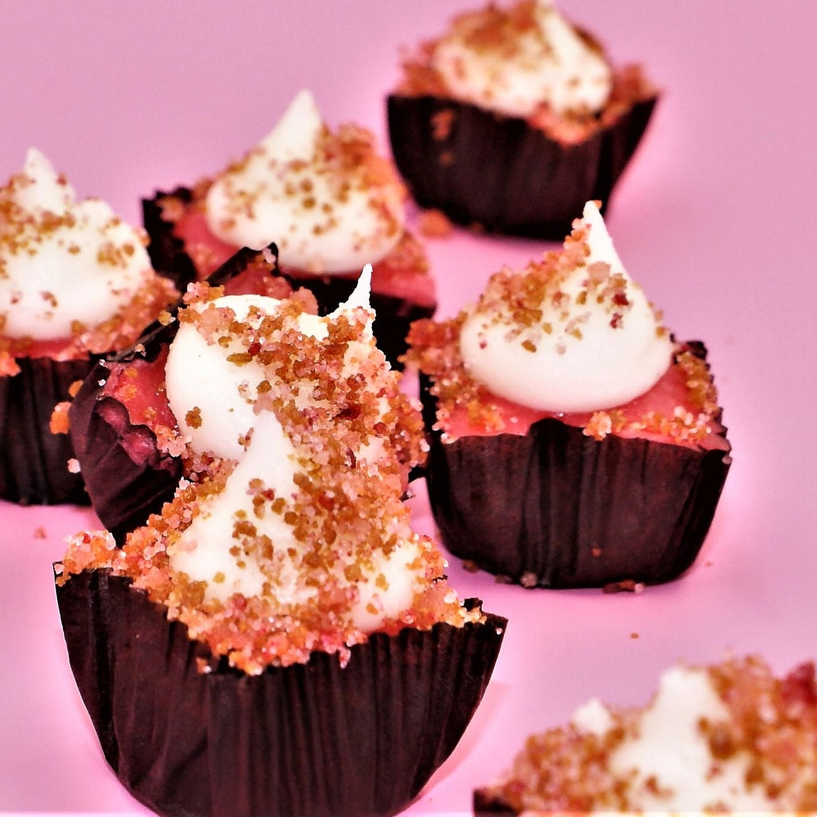 Jade & Jane: Strawberry White Chocolate Mini Cupcakes | Leafly